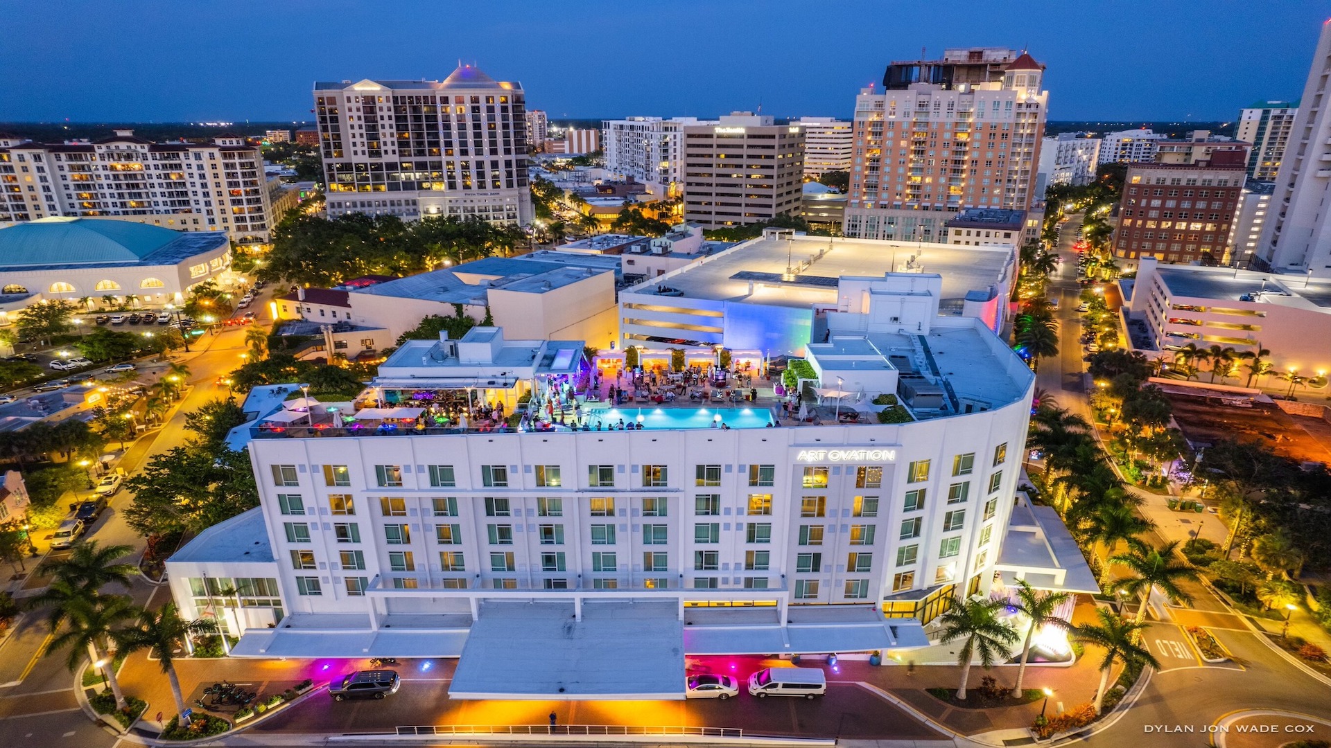 Art Ovation Hotel seamlessly blends distinctive artwork and luxurious ...